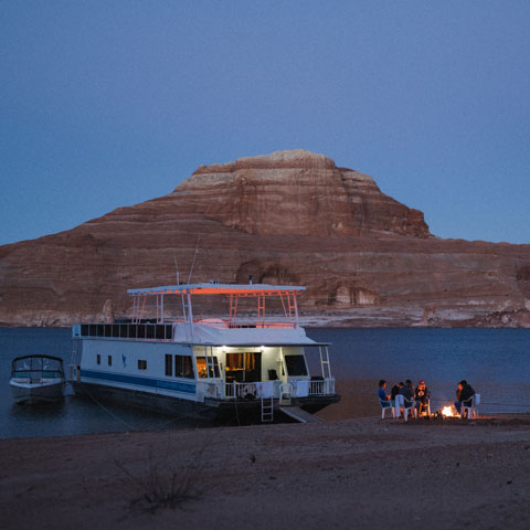 59' Deluxe Houseboat | Antelope Point Marina